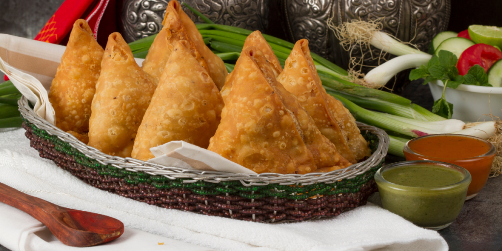 Resep Samosa Isi Kari Ayam dengan Kulit Lumpia Resep Samosa Isi Kari Ayam dengan Kulit Lumpia
