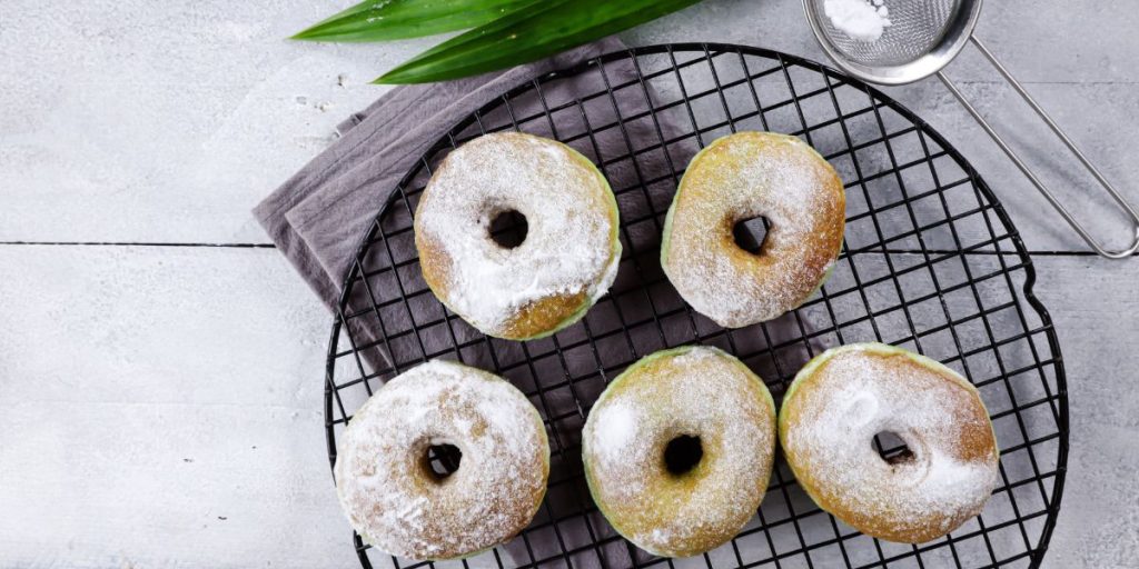 Resep Donat Pandan Tanpa Telur, Warna Hijaunya Menarik Perhatian ...